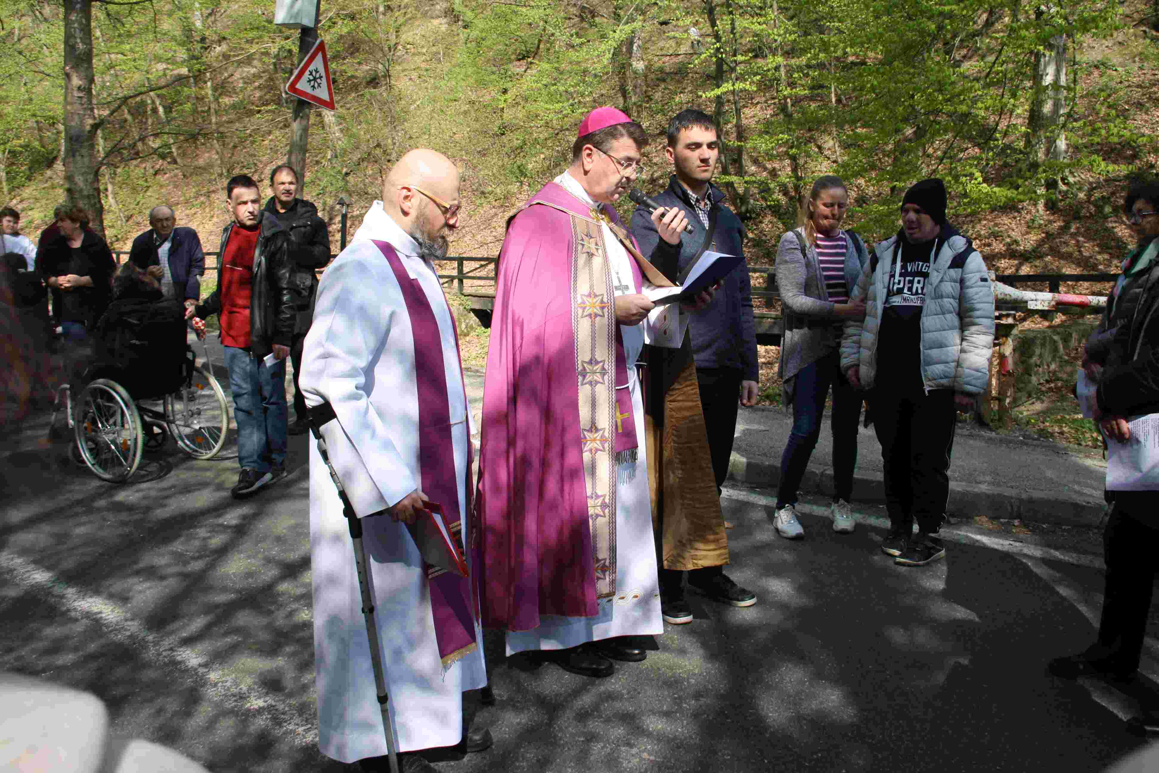 Biskup Šaško predvodio križni put na Bliznecu | Laudato